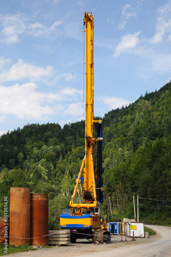 Crawler drilling machine with equipment for the production of large ...