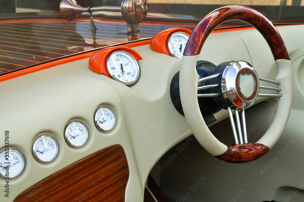 Speed boat steering wheel and instrument panels, speedboat control ...