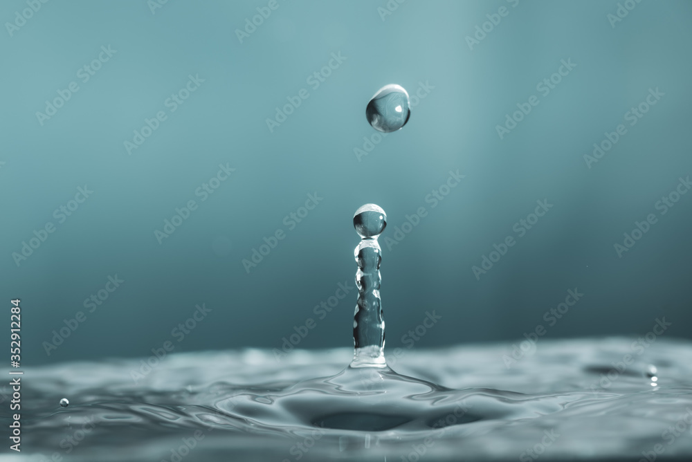 Water drops splash and circle reflextion background.Close up rain drops ...
