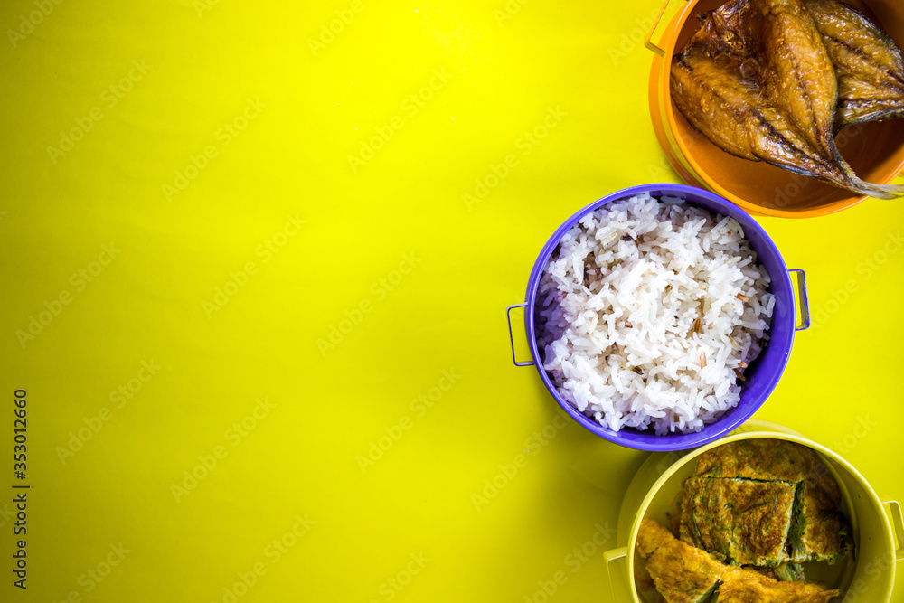 Basic Thai food in yellow background, Basic Thai food texture ...
