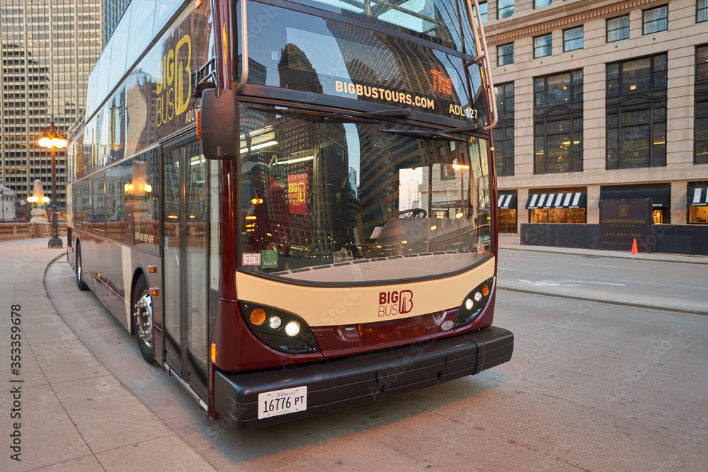 CHICAGO, IL - CIRCA MARCH, 2016: double decker bus at Chicago downtown ...