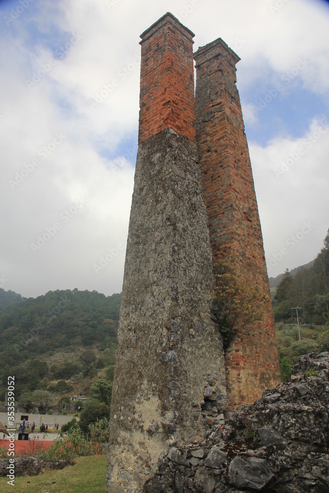 Fundidora La Encarnación en el parque nacional Los Mármoles donde se ...
