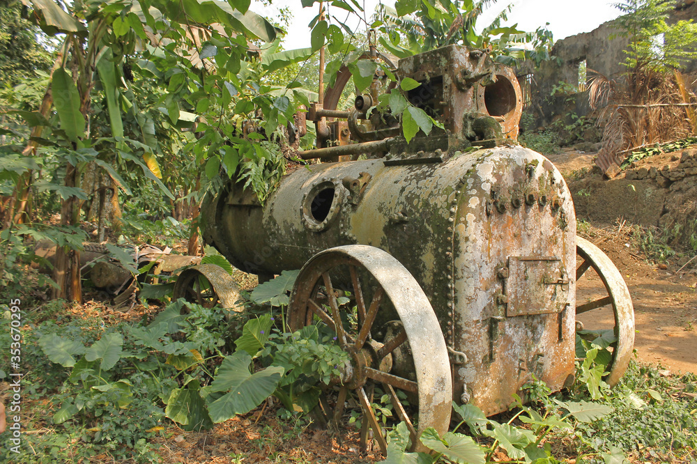 Foto de Old abandoned machine of colonial time in ancient agricultural ...
