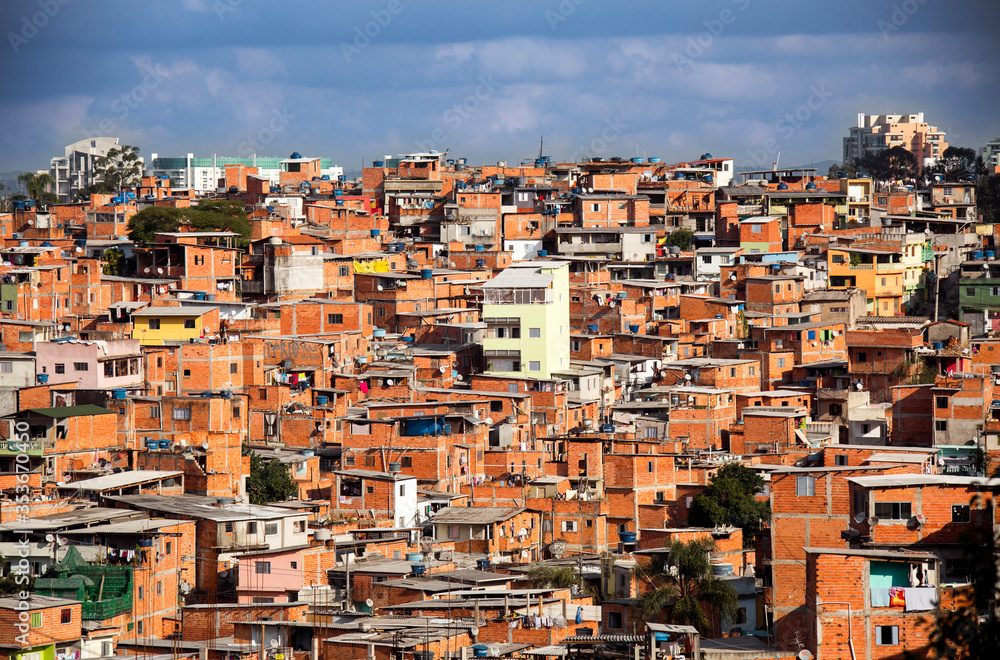 Foto de Colorful, crowded and dangerous, the favela's of Sao Paulo are ...