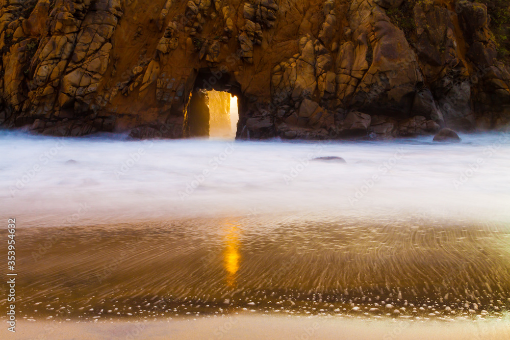 Sunset Through Portal of Keyhole Arch aka Pfeiffer Beach Arch at ...