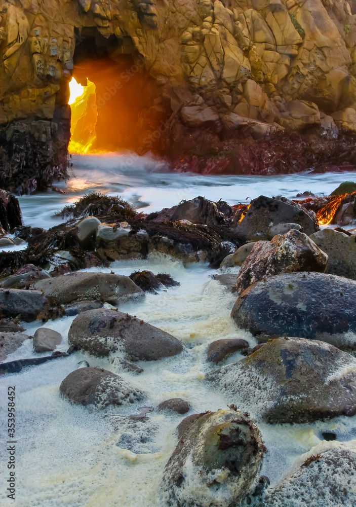 Sunset Through Portal of Keyhole Arch aka Pfeiffer Beach Arch at ...