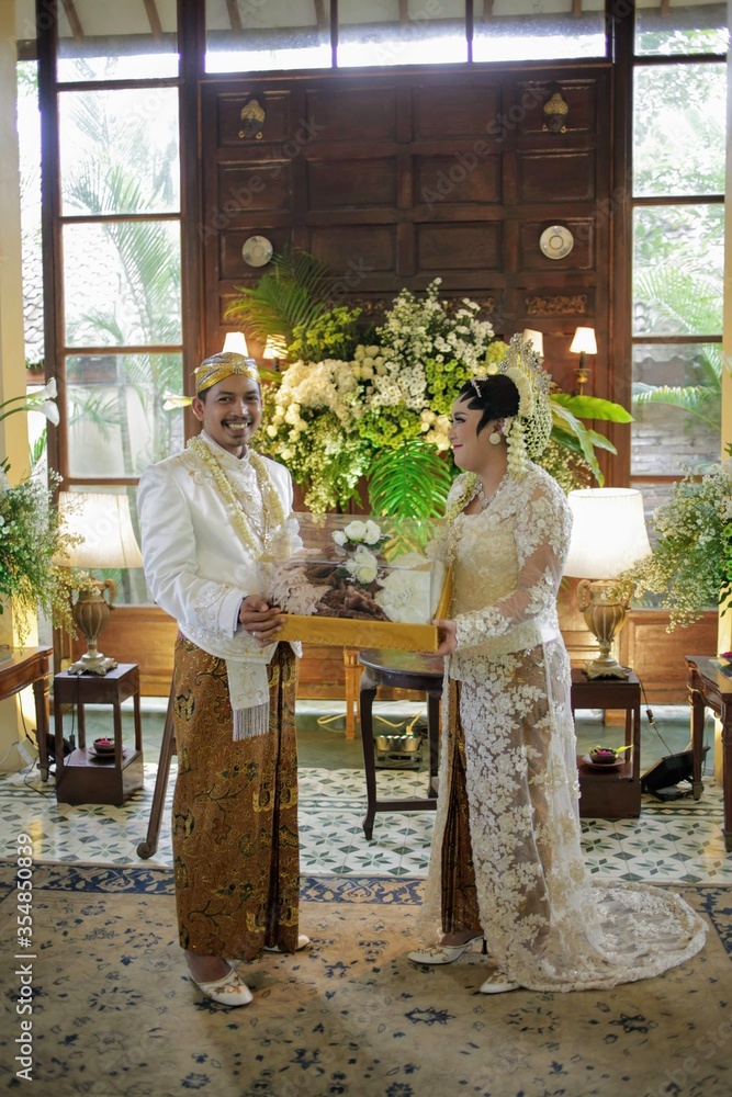 Mahar is a gift given by the groom to the bride after the solemnization ...