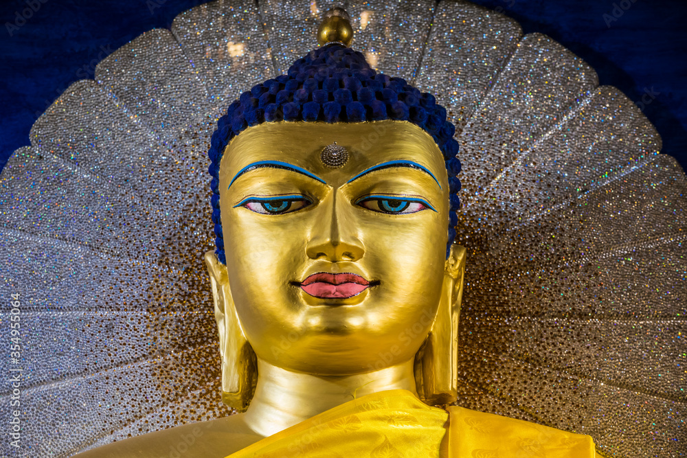 Beautiful Buddha statues in Mahabodhi Stupa Bodh Gaya at Bihar. India ...