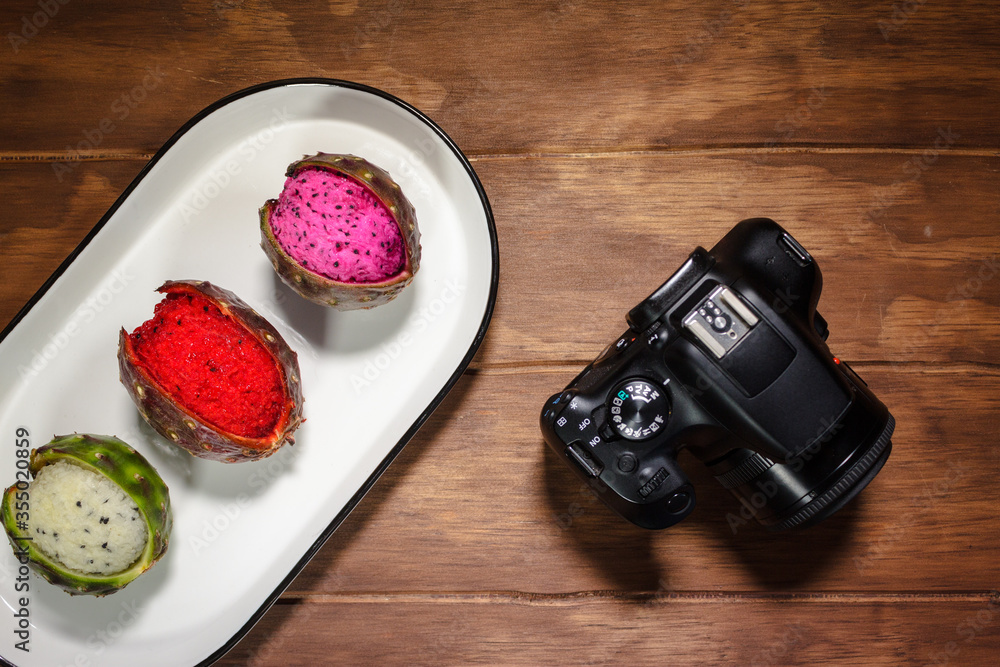 Pitaya roja blanca y morada fruta exotica de Mexico del Nopal Cactus en ...
