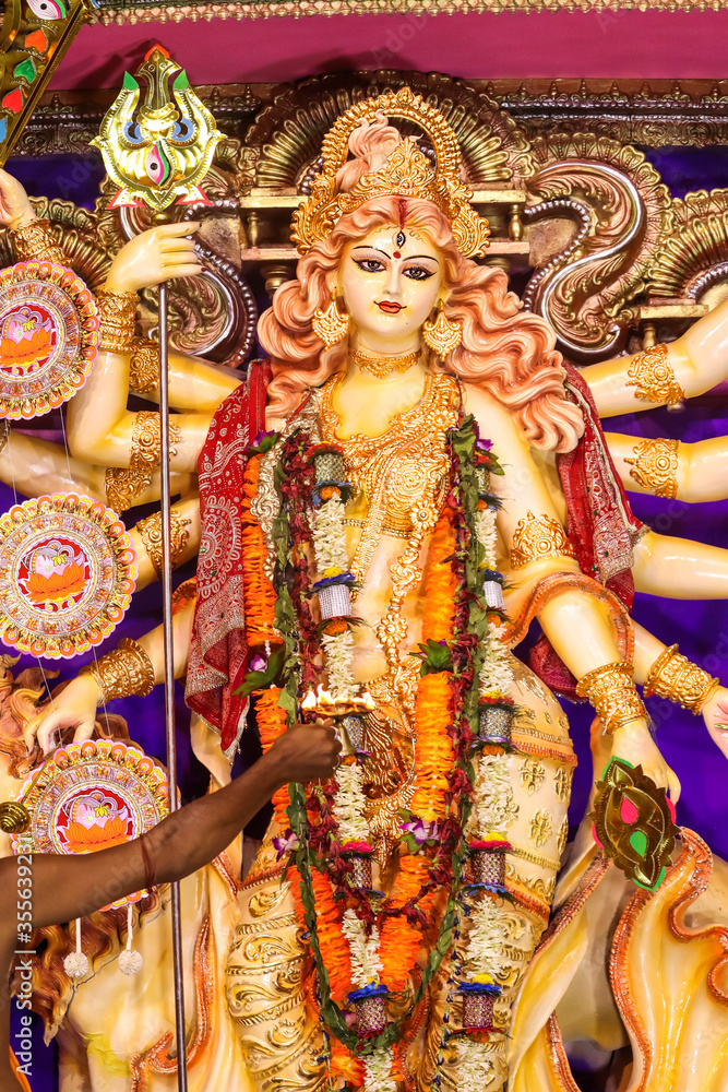 Foto de Gorgeous Durga Mata With Ten hands During Dusshera In West ...