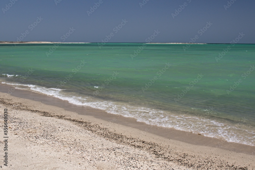Beautiful and deserted beaches, the amazing waters of the Arabian Sea ...