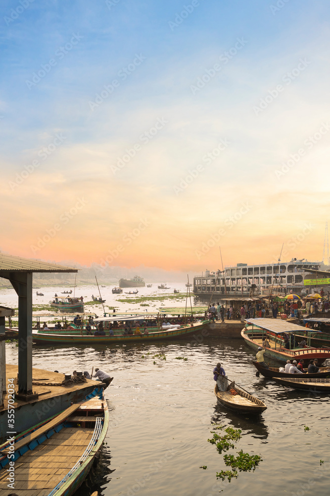 Foto de 22 February 2020, Sadarghat Puran Dhaka(Old Dhaka), Bangladesh ...