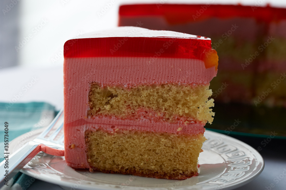 Torta Helada, a Peruvian jello cake with layers of strawberry mousse ...