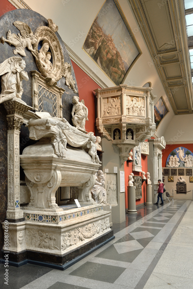 Pushkin Museum of Fine Arts. Italian sculpture of 15th century. Antonio ...