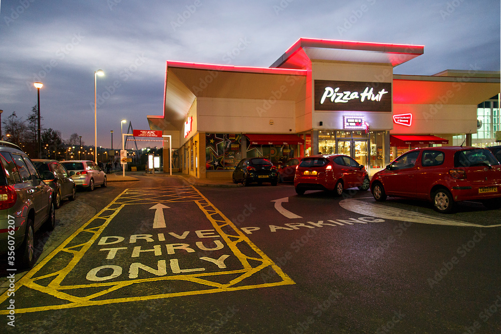 Swansea, UK: December 27, 2016: Drive thru at Pizza Hut at night ...