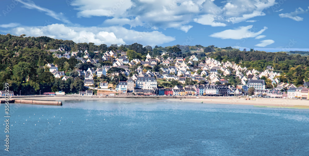 Crozon-Morgat. Morgat vu depuis la Pointe des Menhirs. Finistère ...