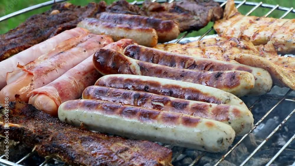 Holzkohle Grill -Mit echter Holzkohle macht man ein perfektes BBQ vídeo ...