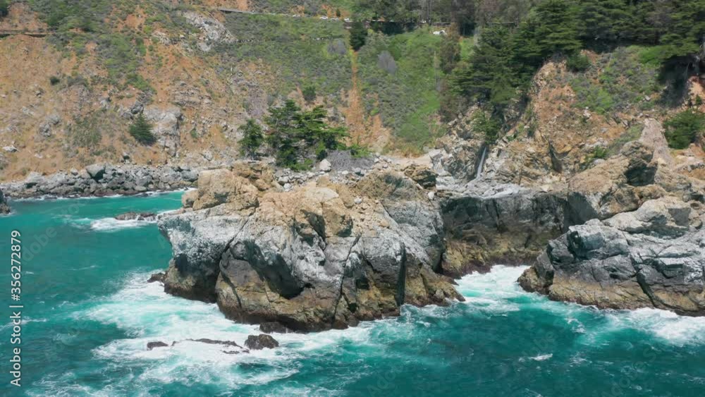 Video Stock Cinematic impressive aerial view around the sea cliff ...