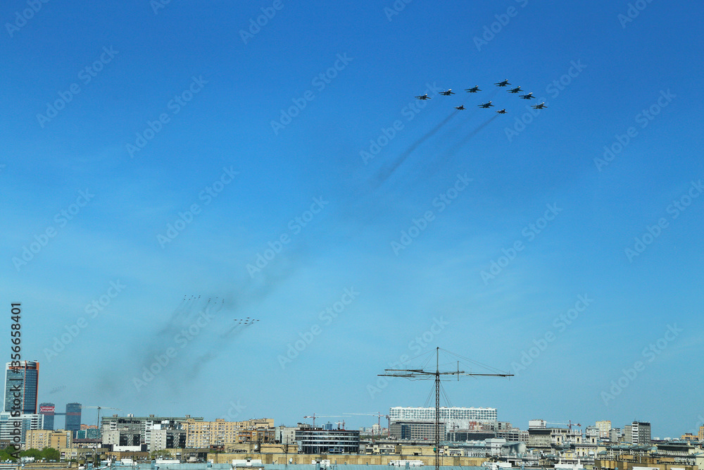 Fotografia do Stock: a triangular v shape formation of a group of ten ...
