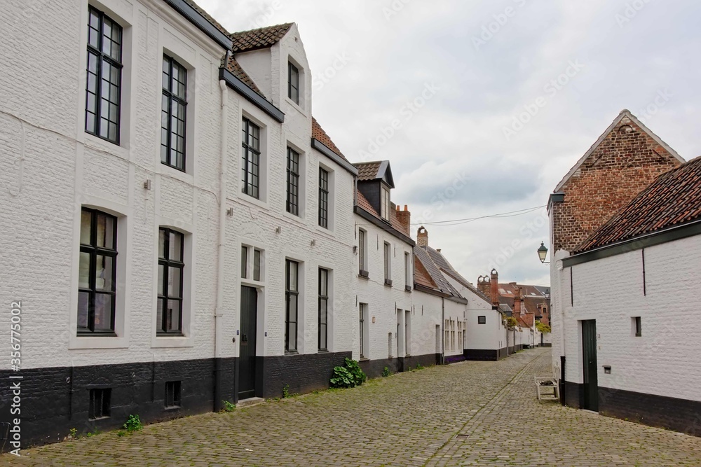 Streets with white painted brick houses of the Holy corner or Old Saint ...