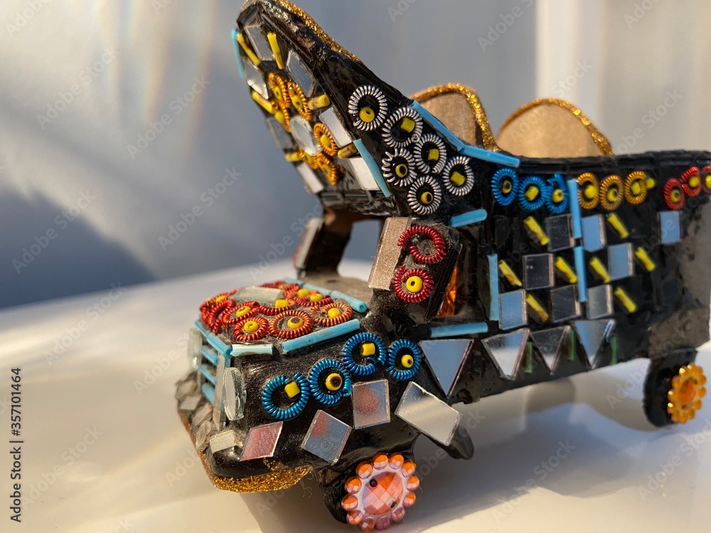 Pakistani truck with artwork. Truck art is a popular form of art in ...