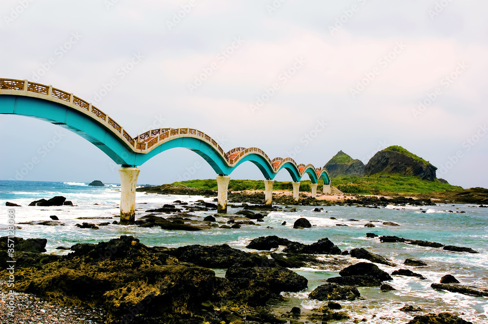 Taiwan Tai Tung : View Of Eight Arched Bay Bridge In San Xian Tai ...