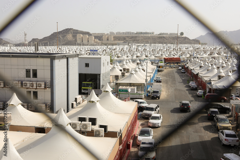Makkah, Saudi Arabia : Landscape of Mina, City of Tents, the area for ...