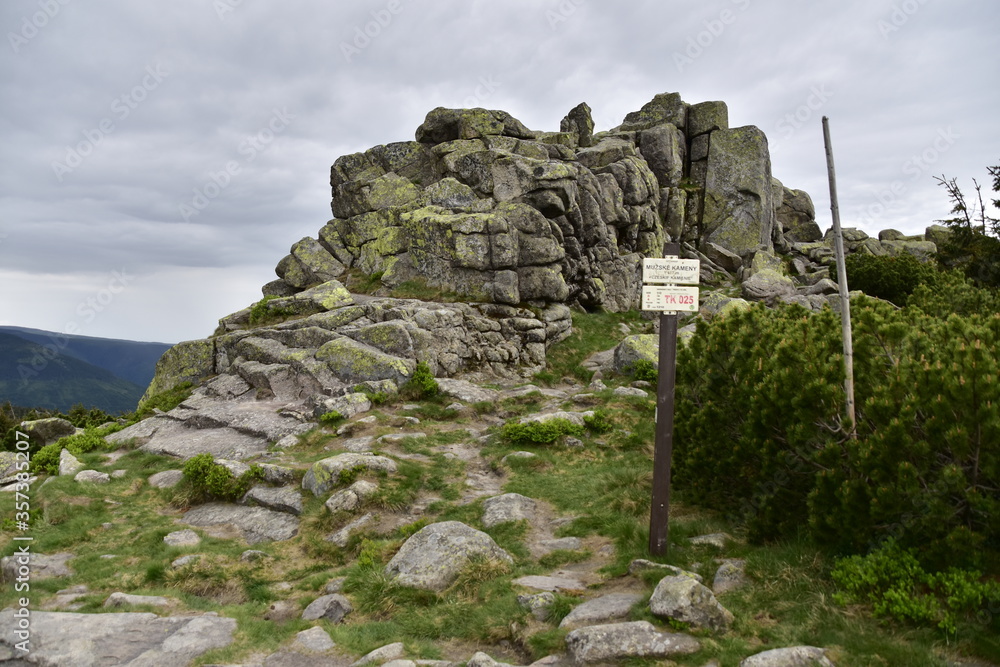 Karkonosze, szlaki na Śnieżnik i Śnieżne Kotły. Karkonoski Park Narodowy Stock Photo | Adobe Stock