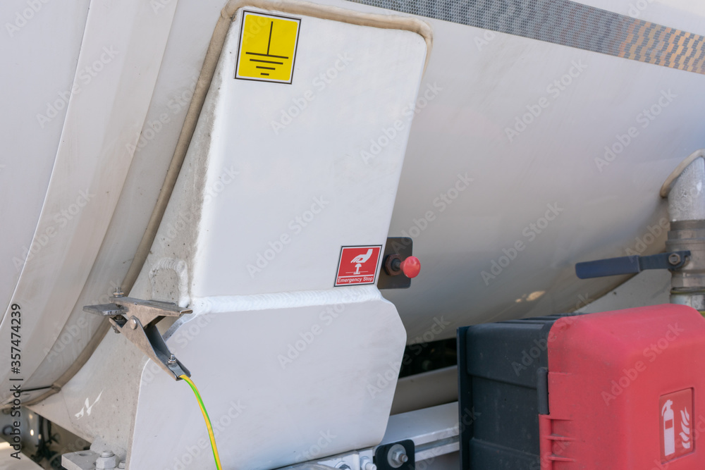 Clamp for discharge of electrostatic energy in fuel tank truck ...
