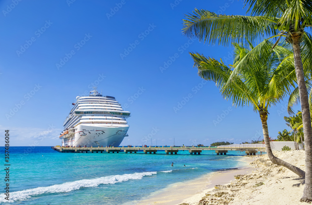 Grand Turk, Turks and Caicos Islands - MARCH 29, 2019: Cruise ship ...