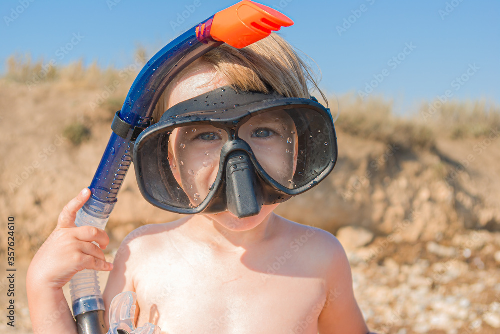 Kids diving mask and snorkel. Beach fun. Child with mask and fins ...