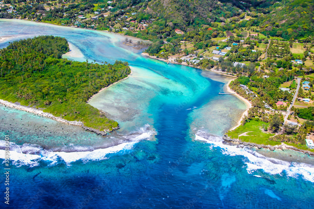 Rarotonga breathtaking stunning views from a plane of beautiful beaches ...