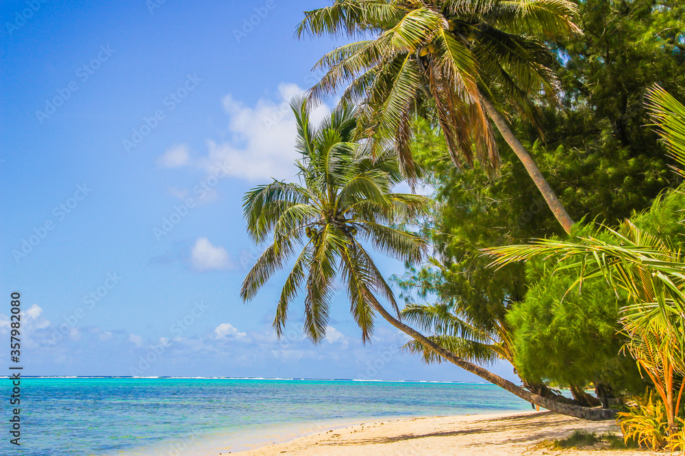 Rarotonga stunning beautiful beaches, white sand, clear turquoise water ...
