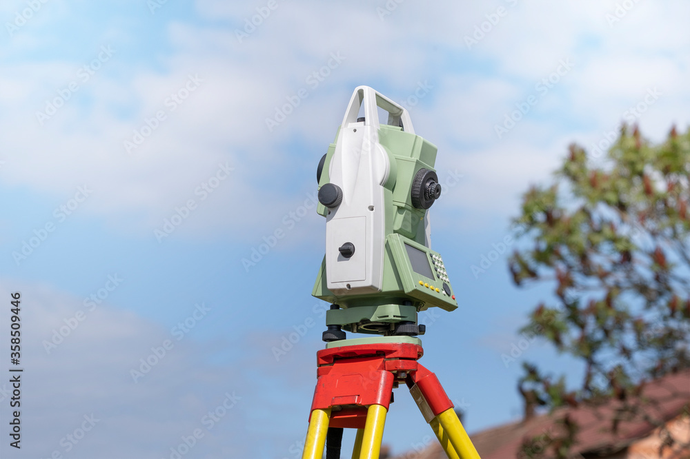 professional surveying stations for measuring the angle and distance ...