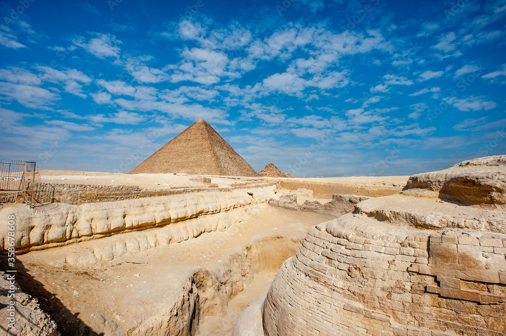 Plakát It's Pyramid of Khafre (Pyramid of Chephren) and Pyramid of ...