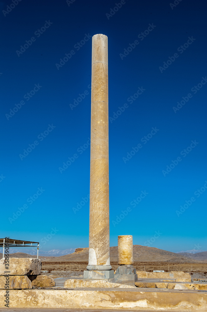 Foto de It's Column and ruins of the Audience Hall in the Ancient ...