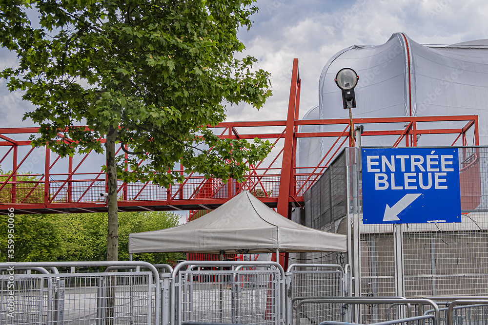 Exceptional architectural design of Le Zenith Paris (1984) - a ...