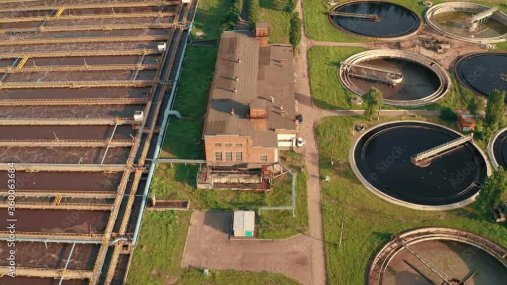 Tanks or pools for sedimentation and filtration, primary and secondary ...