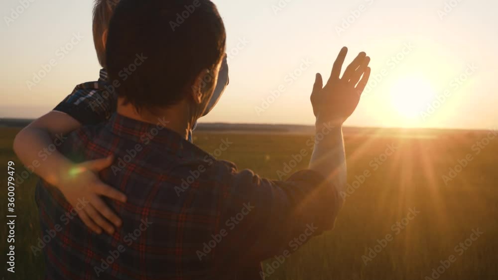 Vidéo Stock happy family father and son are pulling teamwork hands to ...