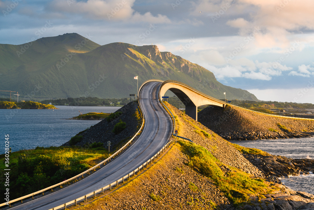 Storseisundet Bridge along the Atlantic Ocean Road, More og Romsdal ...
