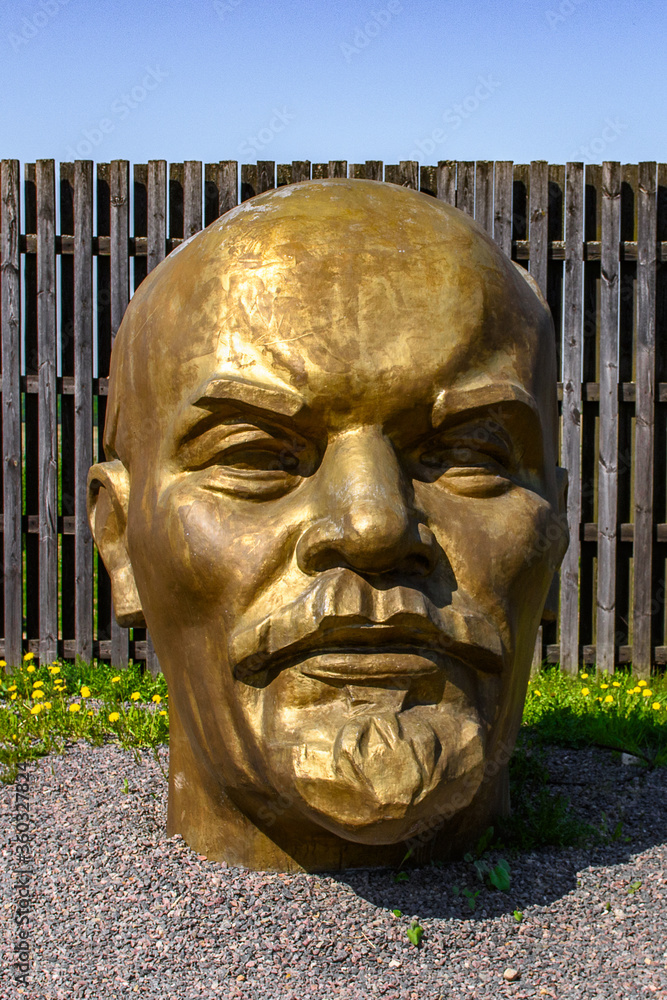 Fotografia do Stock: MINSK, BELARUS - MAY 4, 2018: Vladimir Lenin head ...