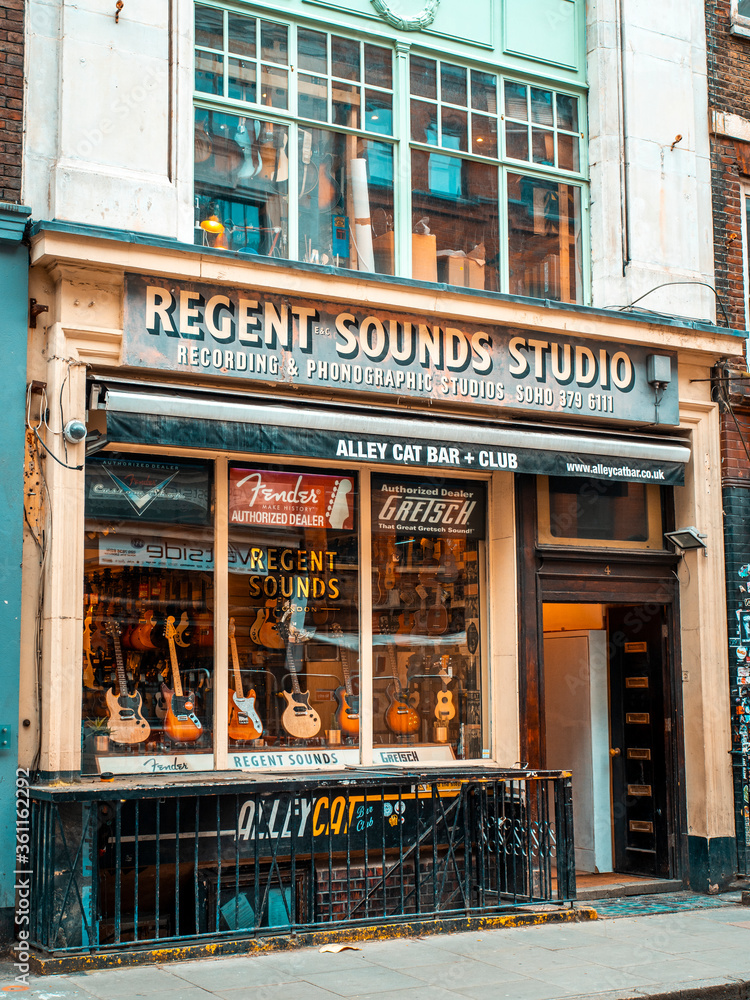 Fotografia do Stock: London, England - March 17, 2020: Regent Sounds ...