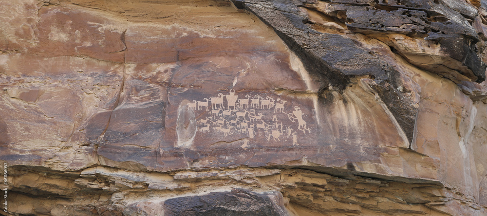 Ancient Native American Indian rock art petroglyph great hunt Utah ...
