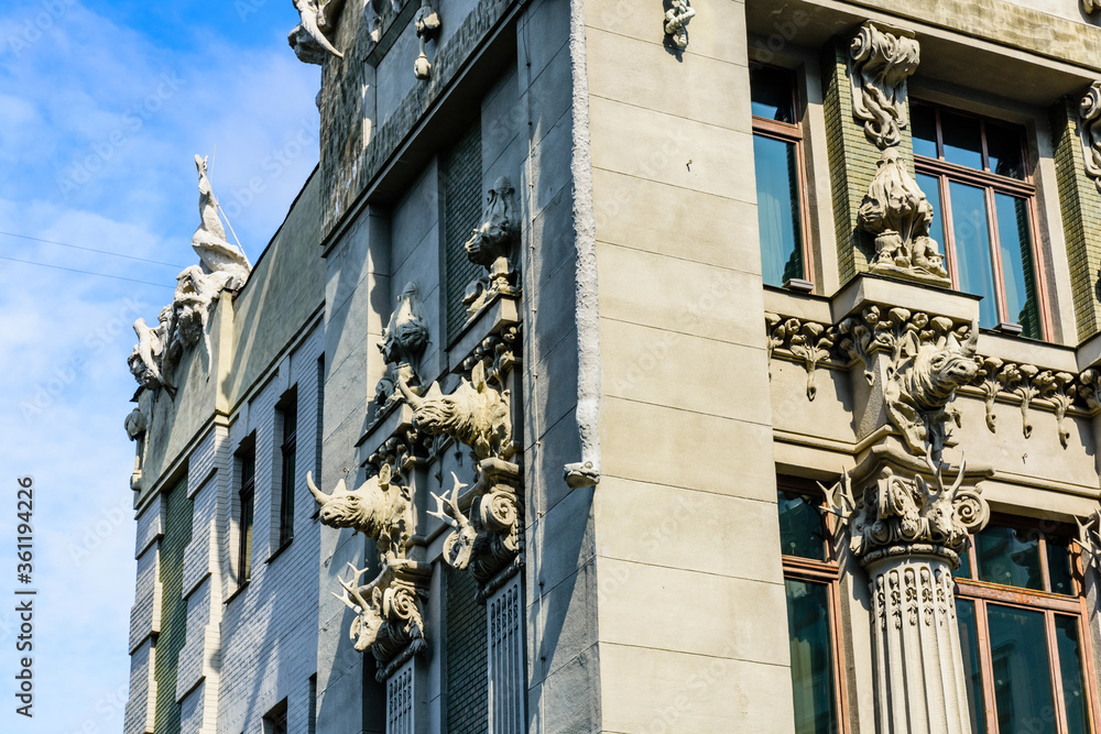 Foto de House with chimeras in Kiev, Ukraine. Art Nouveau building with ...