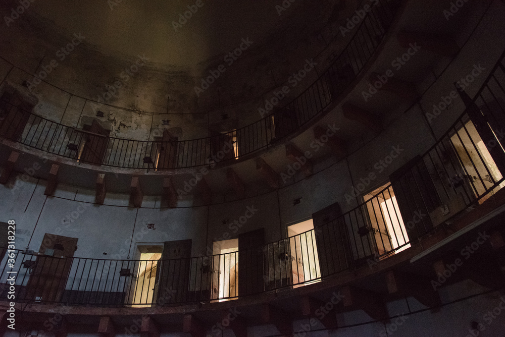 Une ancienne prison circulaire. Une vieille prison circulaire. La ...