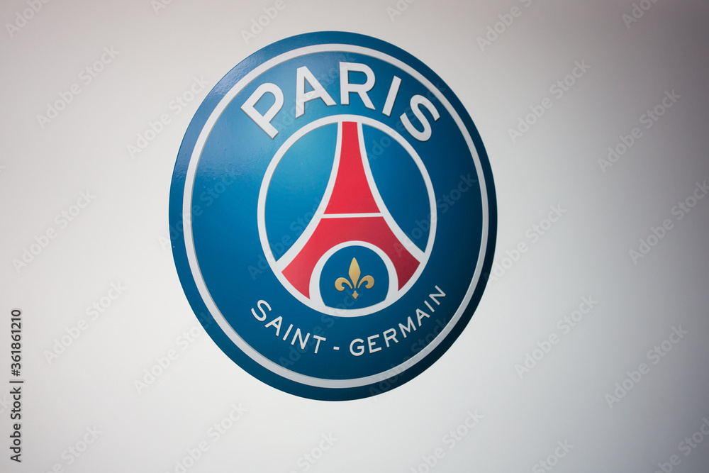 psg logo sign on wall of Paris Saint Germain football club Stock Photo ...