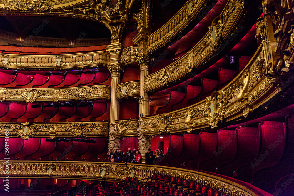 Foto de PARIS - APRIL 1, 2018: Auditorium of the Palais Garnier, an ...