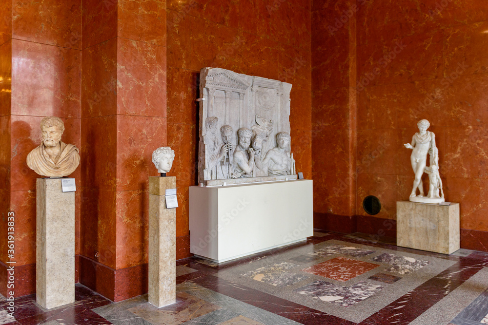 PARIS - APRIL 2, 2018: Roman statue in the Louvre, the world's largest ...