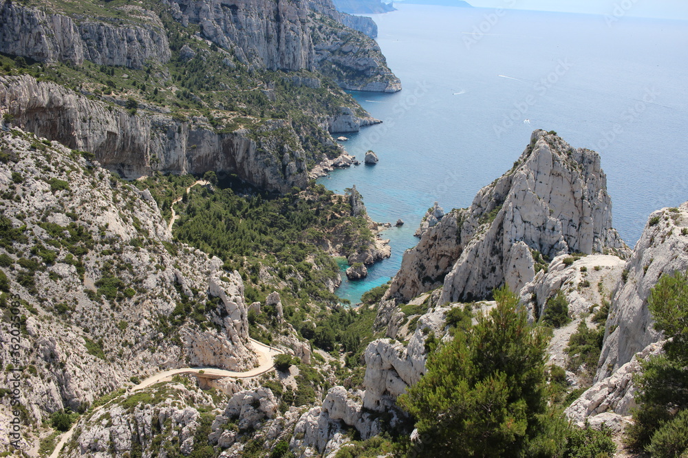 calanques de marseille et de cassis dans le sud de la France en été ...