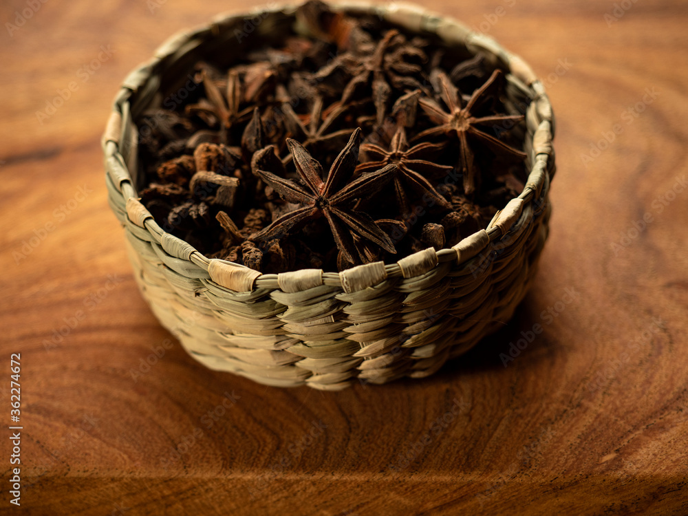 Stockfoto Especias para cocinar, canela, clavo, anis, pimienta y ...